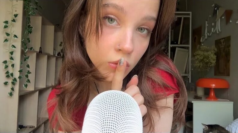 ASMR_Расслабляющие_Кисточки_и_Поцелуи_` ´_Масочка,_неразборчивый ...