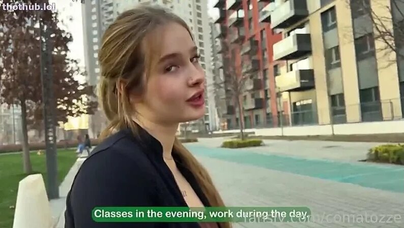 Comatozze_Poor_Student_Girl_Thinks_It’s_A_Gift.mp4 — Видео от Bee Ly ...