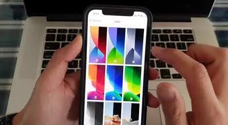 iPhone 12: How to Get Back the Default Home Screen Wallpaper Like When ...