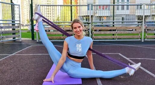 Technique class - training Ballet stretches, Flexibility Dance with Mum