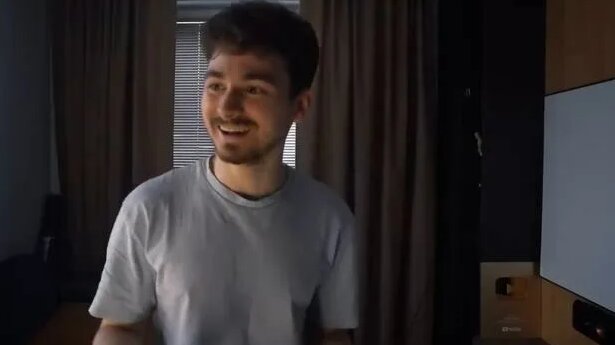 Всё что происходит в-этой игре. Переносится В Реальность Duck-Season ...