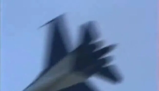 Анатолий Квочур на Су-27 | Anatoly Kvochur flying on Su-27 (Low Quality ...