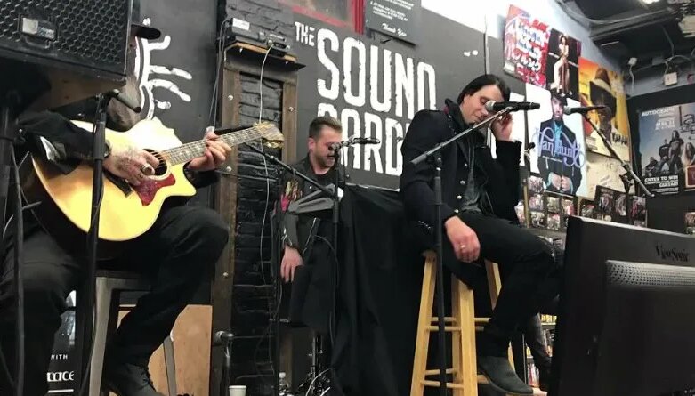 Three Days Grace _Love Me or Leave Me_ (Acoustic) @ The Sound Garden ...