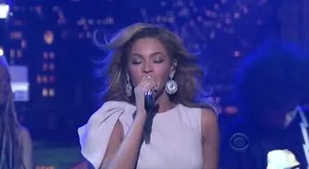 Beyonce - Hello - Смотреть онлайн в поиске Яндекса по Видео