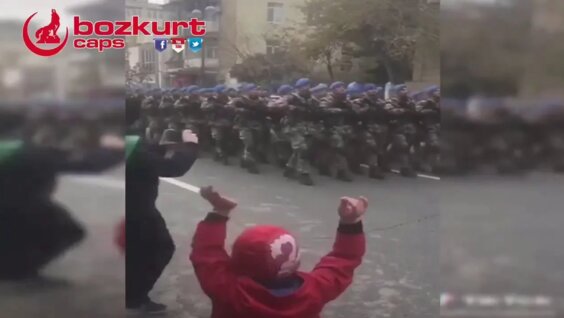 selam veren asker resimleri: 926 video Yandex'te bulundu