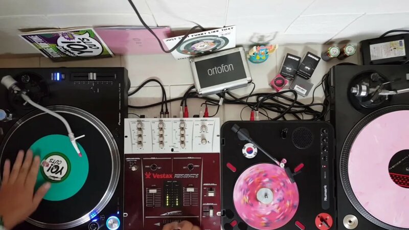 DJ Needle Real Vinyl Play. pioneer plx-1000 vs numark pt01 turntable ...