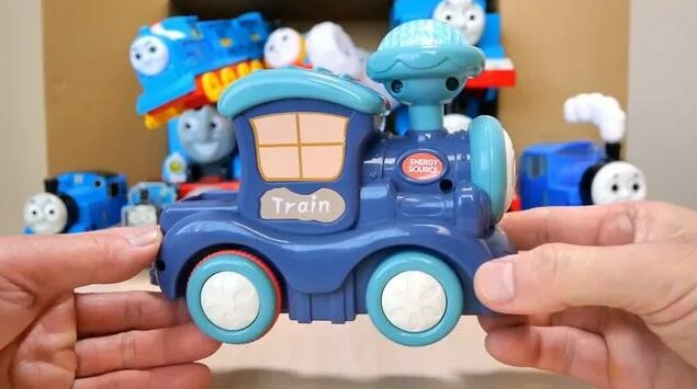 Thomas & Friends blue & white toys come out of the box RiChannel ...