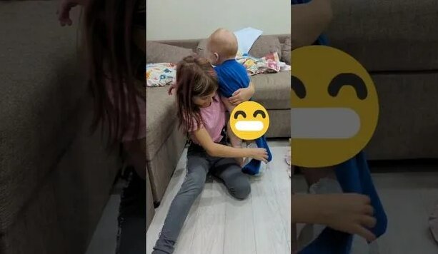 Potty training Baby pee and poo to the potty, she is 9 months Little ...