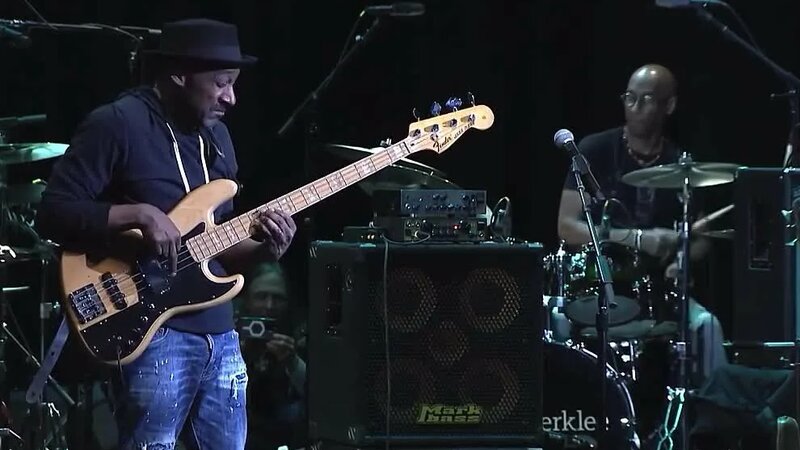 Marcus Miller with drummer Omar Hakim “Jean Pierre” — Видео от Jaco ...