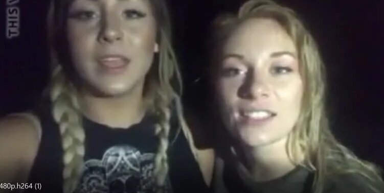 Periscope two girls flashing - Yandex Video aramada çevrimiçi izle