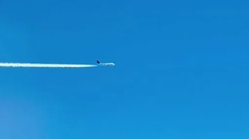 Hey there! #traffic #plane #aviation #flying #clouds #pilot - Смотреть ...