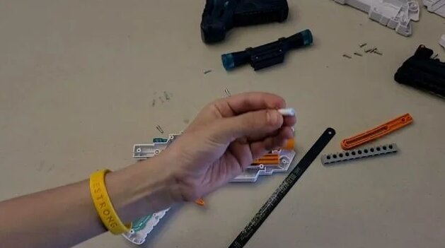 Fix Broken Zuru Xshot Hawkeye Foam Dart Gun with Lego Brick - Смотреть ...