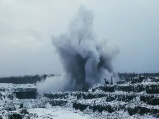 двойной взрыв на карьере "Голодай Гора" — Видео от Andrey Fadeev ...