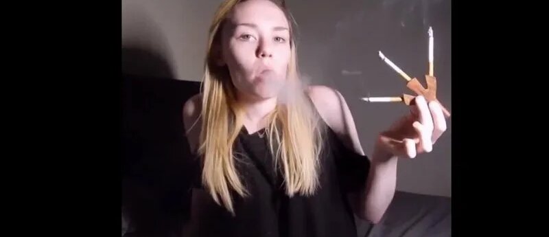 kayley smoking three cigarettes at once — Видео от Smoking Multiples ...