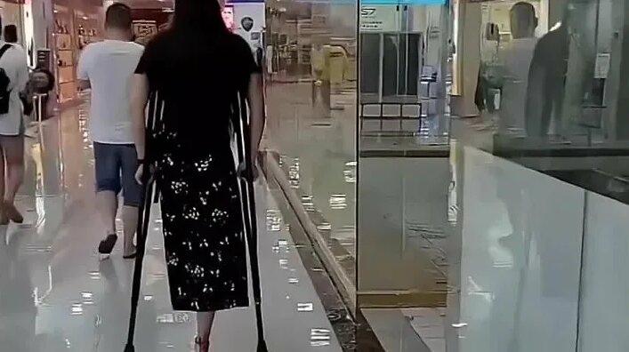 Видео Amputee Beautifully one a leg part #13 _By The Amputee YT | OK.RU ...