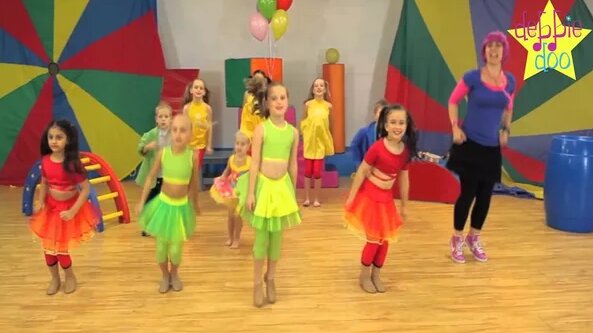 Debbie Doo & Friends! - Let's Star Jump! - Dance Song For Children ...