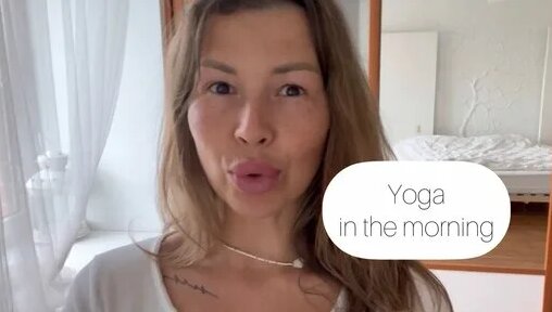 Cameltoe girls on Russian yoga TV show