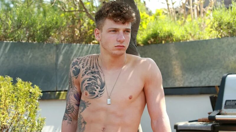 Former Ex on the Beach & ITV2 Bromans Star Brandon Myers in the Jacuzzi ...