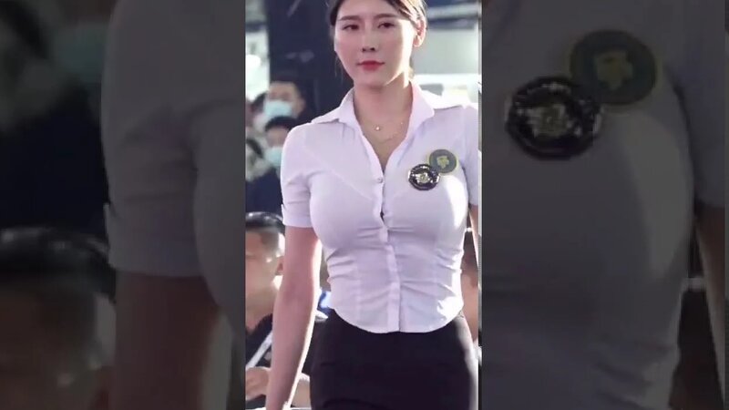 Nip slip down blouse hot girl doing tik tok - Subscribe for more ...