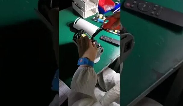 Как убрать пятно или точки на изображении проектора HY 300 в домашних ...