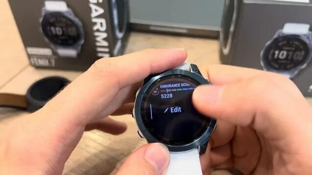 Garmin Fenix 7 Sapphire Solar White: обзор всех функций и реальное ...