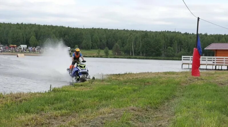 WaterCross 2021. Гонка на снегоходах по воде. Freestyle на гидроциклах ...