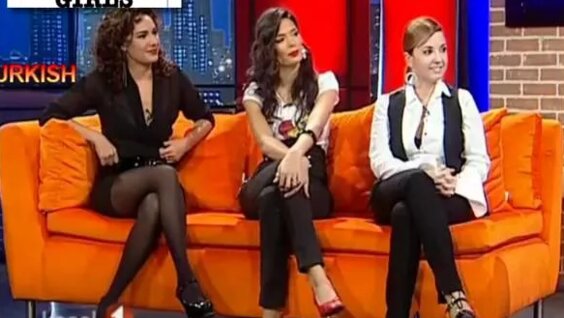 crossed legs metro: 782 video Yandex'te bulundu