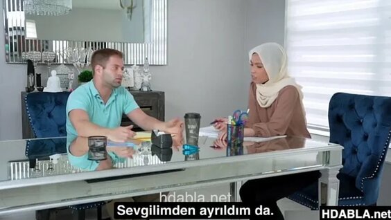 Turbanli evli kadin kocasini patronuyla ofiste sikiserek aldatti mp4 ...