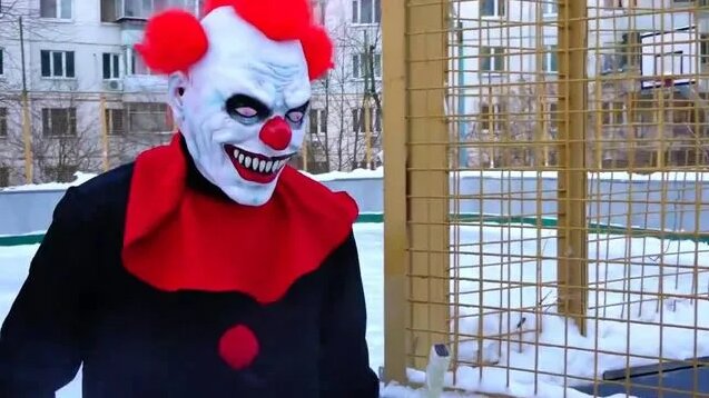 Клоун Киллер на Коньках Преследует Нас - Scary Killer Clown Skate ...