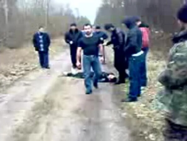 Здоровый чеченец избивает молодых русских парней — Видео от Tamerlan ...