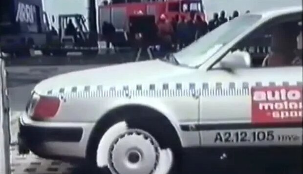 BMW vs Mercedes vs Audi crash test 1990's (E34 vs W124 vs C4 ...