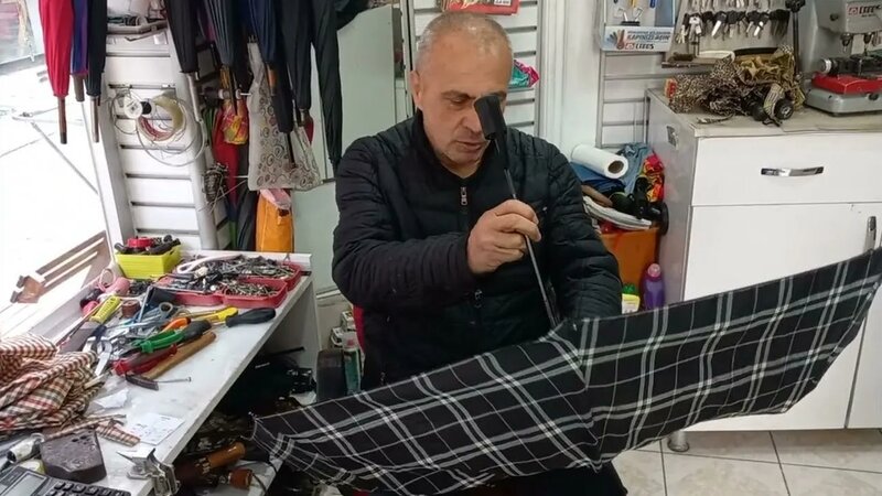 40 yıldır şemsiye tamiri yapıyor - Yandex Video aramada çevrimiçi izle