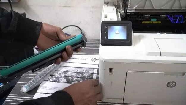 How to fix Black lining problem in Hp LaserJet Pro MFP M227fdw printer ...