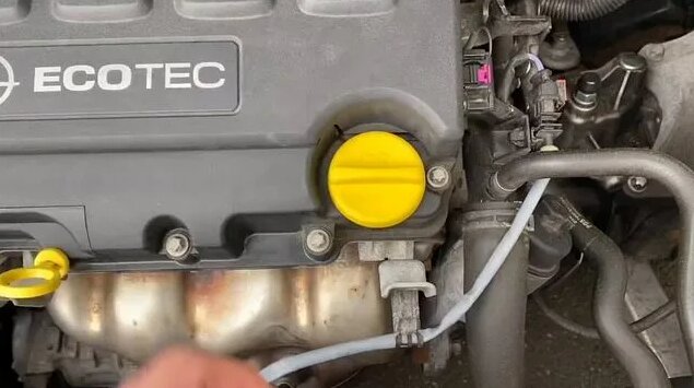 How to check and top up the engine oil level with oil dipstick Vauxhall ...