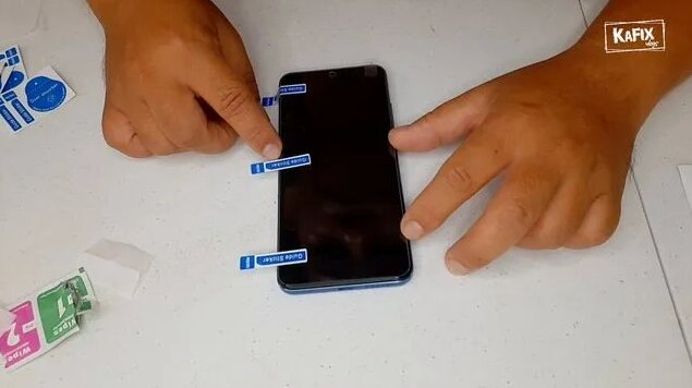 How to use guide sticker for tempered glass - Смотреть онлайн в поиске ...