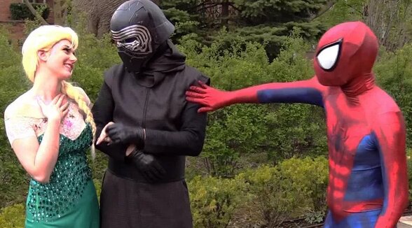 Spider-Man and Frozen Elsa Break UP! Real Life Superhero Movie ...