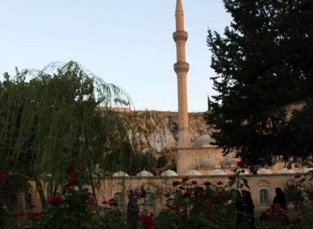 URFA SIRA Geceleri - AHU Gözlüm YİNE Senden Ayriyam .wmv - Смотреть ...