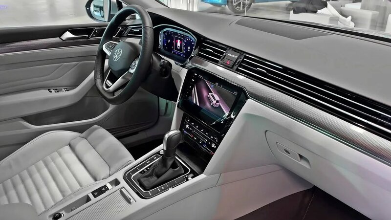 2022 Volkswagen Passat Alltrack - Interior