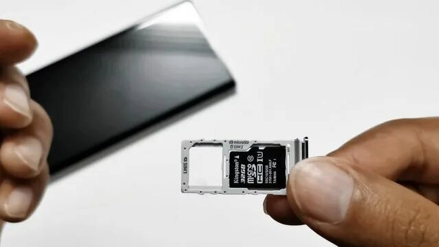 Samsung Galaxy Note 10 / Note 10+ : How to Insert SIM and Memory Card ...