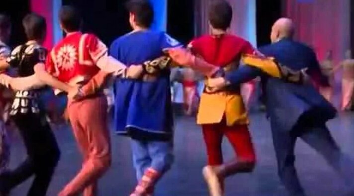 Видео Kochari Armenian traditional dance by Karen Gevorgyan - Армянский ...