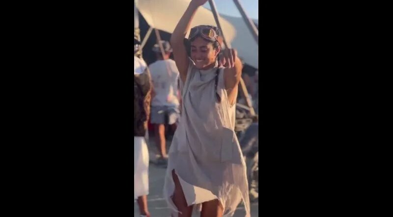 Katherine Rodriguez Dancing Model Sand Storm — Видео от Олег Борисович ...