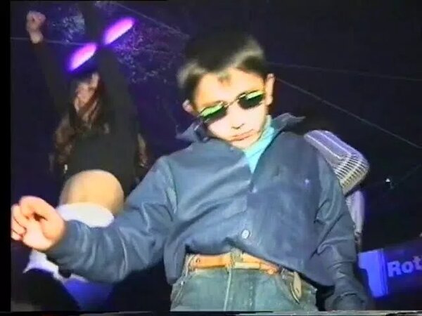 Gypsy kid dancing at club can't be bothered. 1997. - Смотреть онлайн в ...